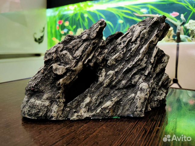 Грот в виде скалы